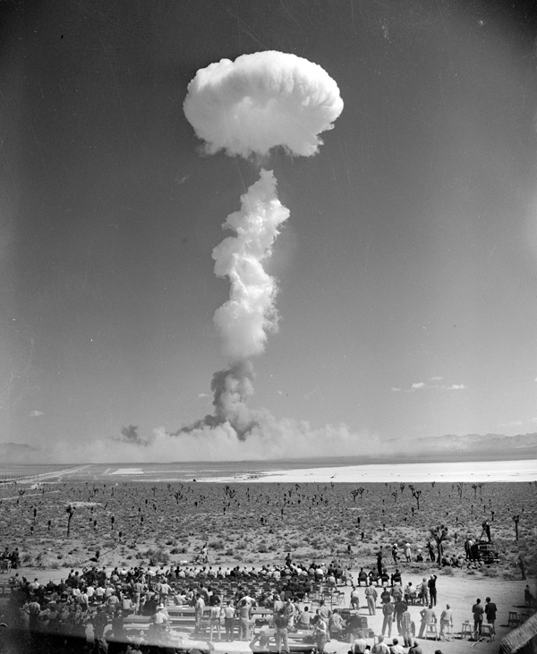 Album di bombe atomiche - Il Post