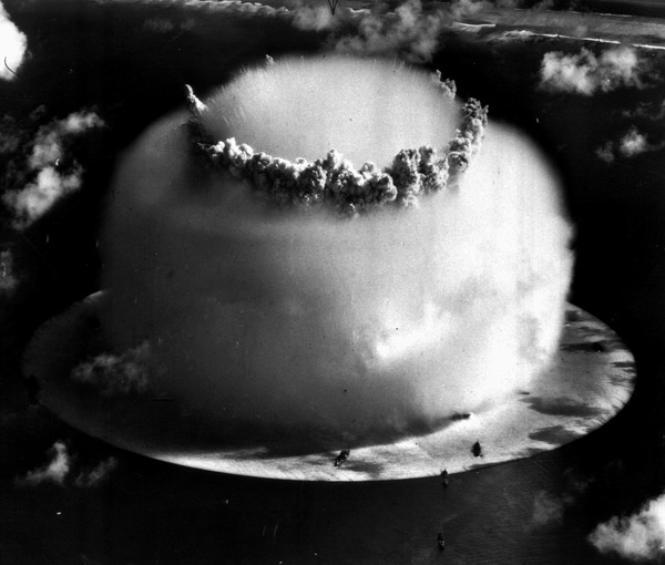 Album di bombe atomiche - Il Post
