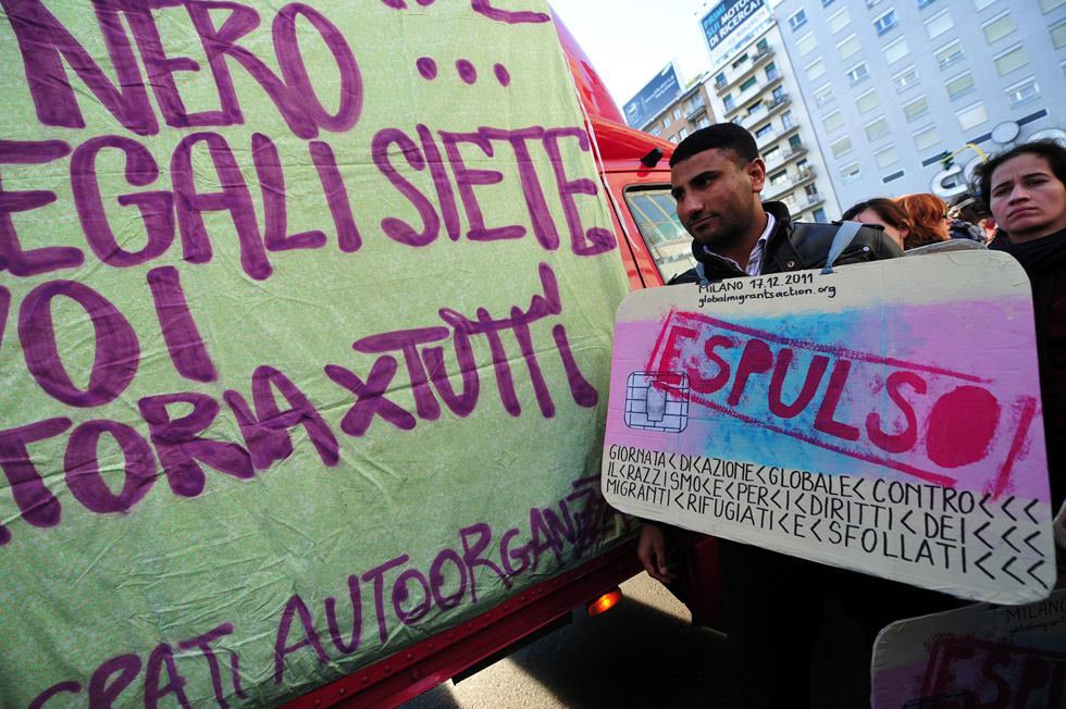 Le foto della manifestazione contro il razzismo di Firenze - Il Post
