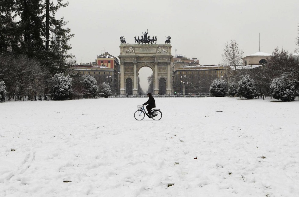 Le nuove foto della neve a Milano - Il Post