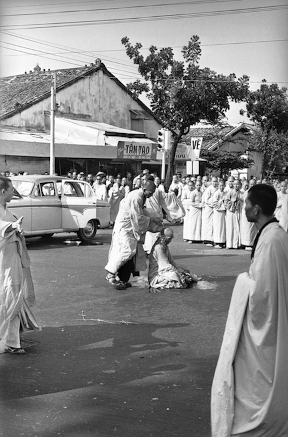 Le foto del “burning monk”, 50 anni fa - Il Post