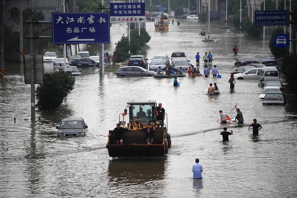 Le foto del tifone Fitow in Cina - Il Post