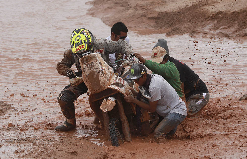 40 spettacolari fotografie del Rally Dakar - Il Post