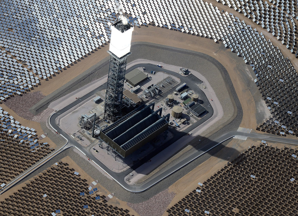 La più grande centrale solare del mondo, dall'alto - Il Post