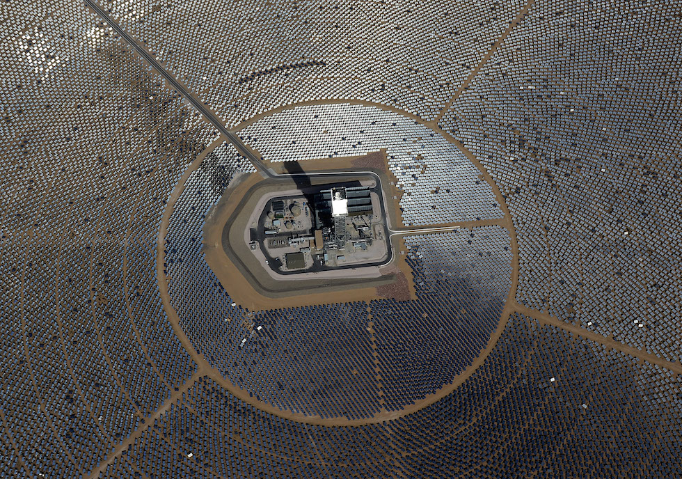 La più grande centrale solare del mondo, dall'alto - Il Post