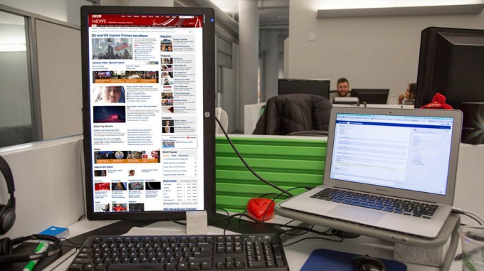 Col monitor verticale si naviga meglio?