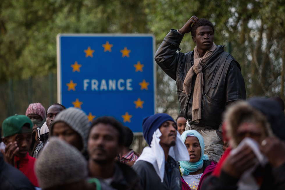 Le nuove foto dei migranti a Calais - Il Post