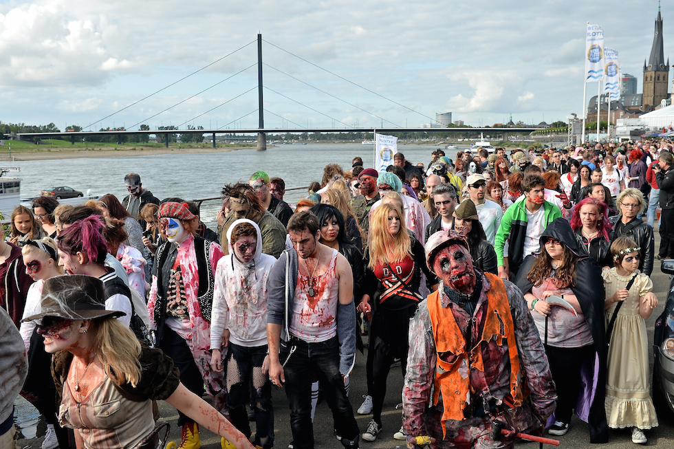 Le foto della "zombie walk" di Düsseldorf - Il Post