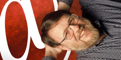 È morto l'inventore delle email con "@" - Il Post