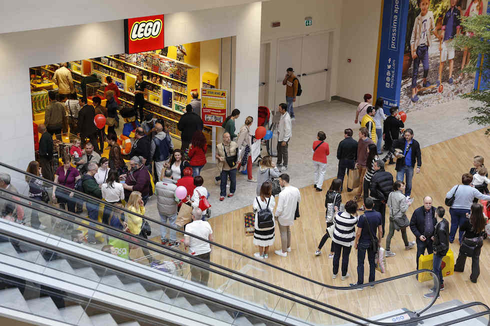 Le foto del nuovo grande centro commerciale di Arese (con Primark e KFC ...