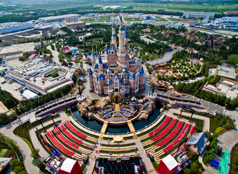 Disneyland ha aperto a Shanghai - Il Post