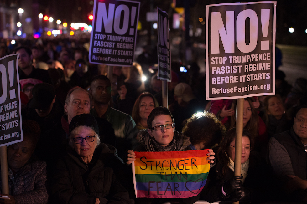 Le foto della manifestazione We Stand United, contro Trump - Il Post