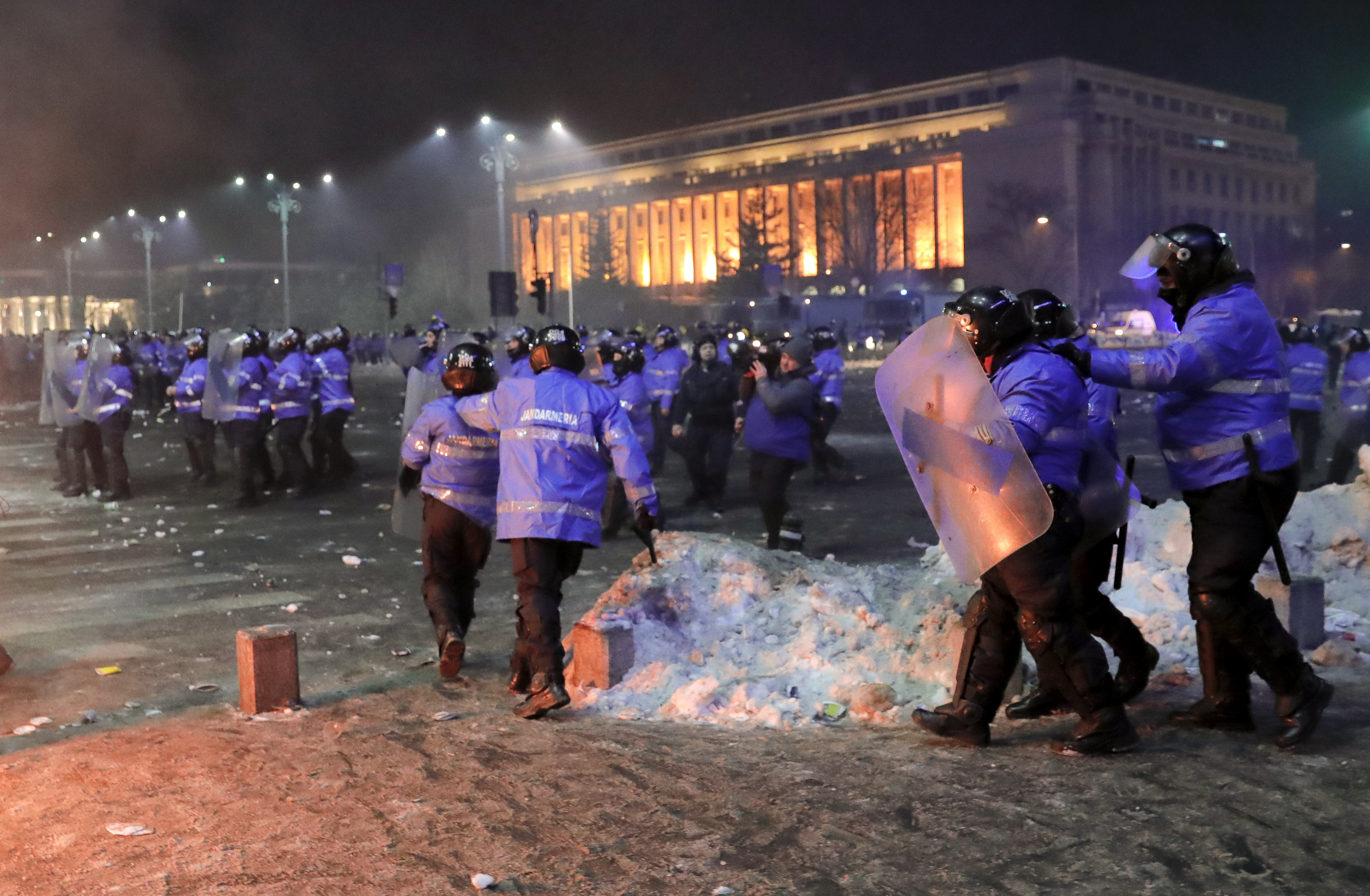 In Romania ci sono le più grandi proteste di piazza dalla caduta del ...
