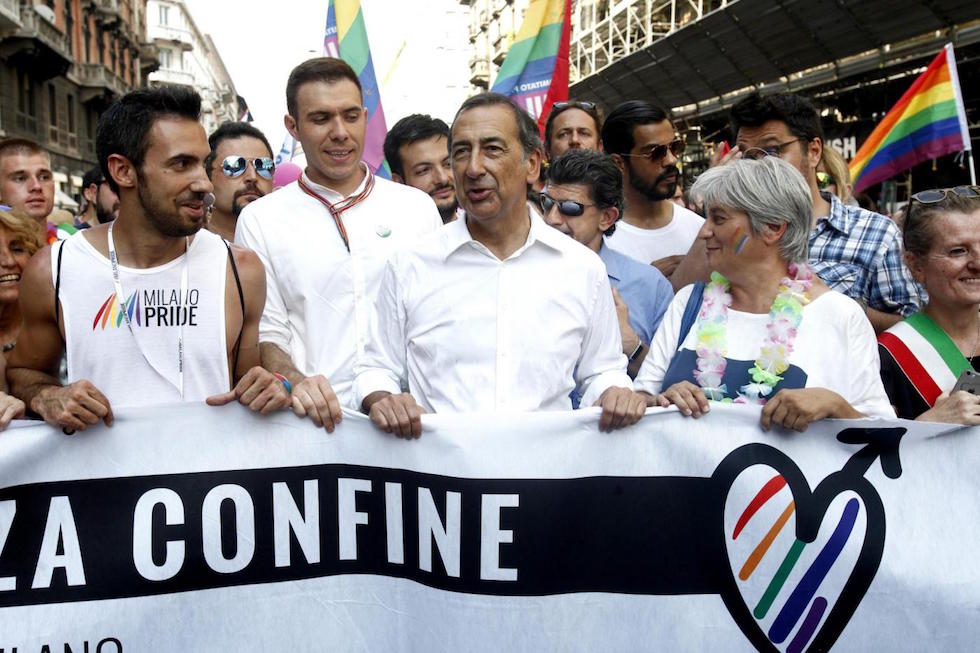 Le foto del Gay Pride a Milano - Il Post