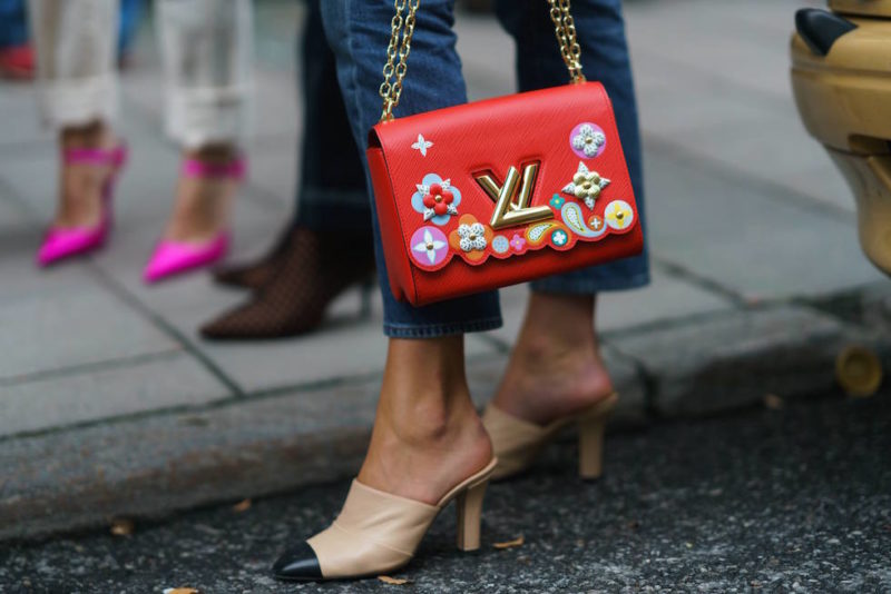 Perché i tacchi bassi sono tornati di moda