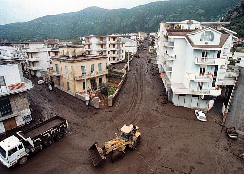 L'alluvione a Sarno, vent'anni fa - Il Post