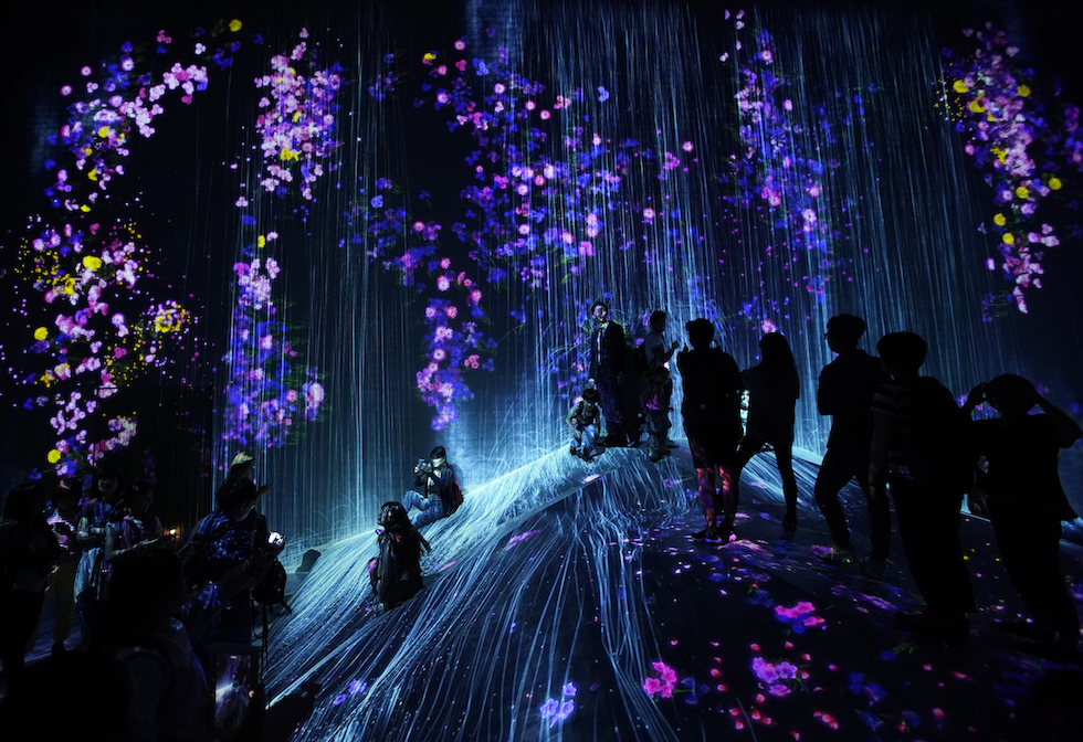 Le foto del museo di arte digitale di Tokyo - Il Post