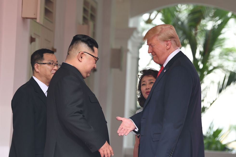 Foto e video dello storico incontro tra Donald Trump e Kim Jong-un - Il ...