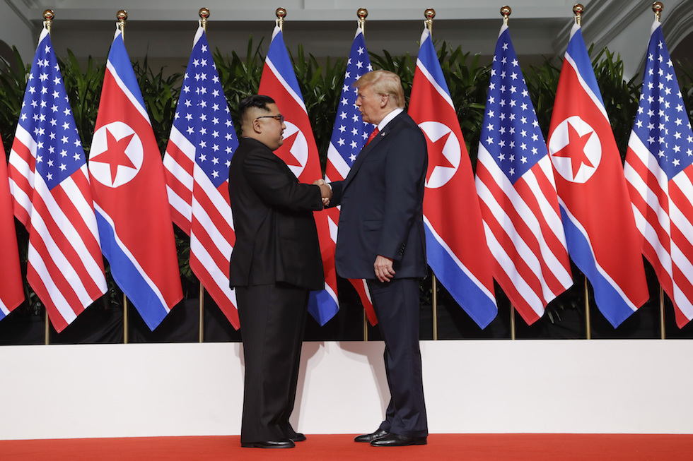 Foto e video dello storico incontro tra Donald Trump e Kim Jong-un - Il ...