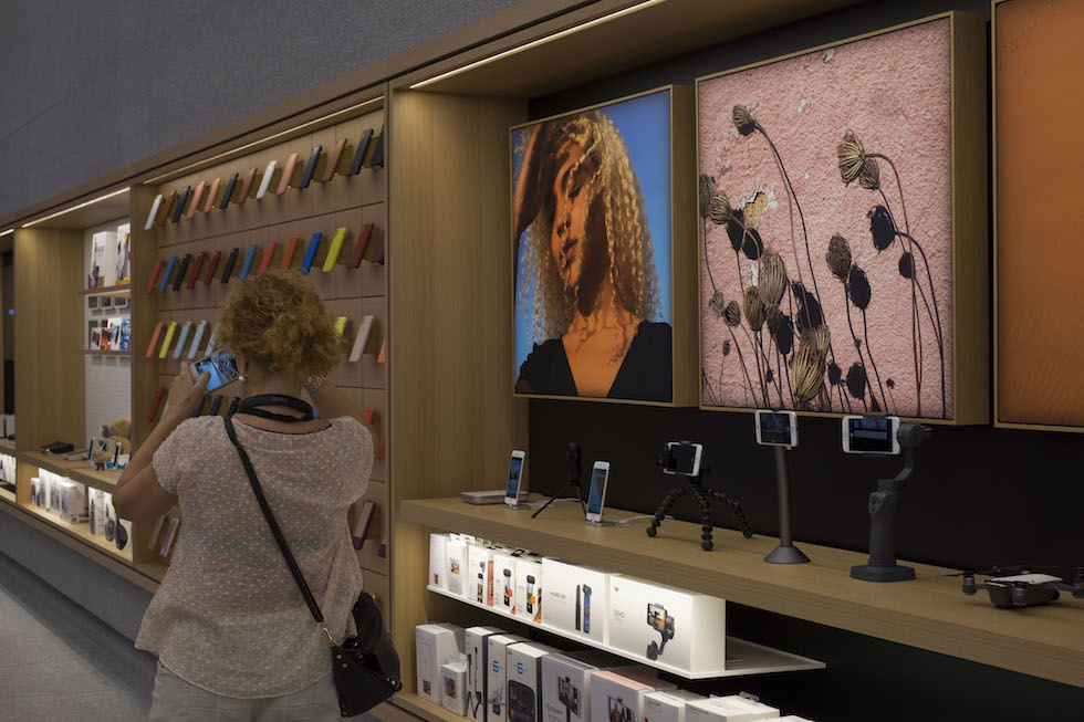 Le foto del nuovo Apple Store di Milano - Il Post