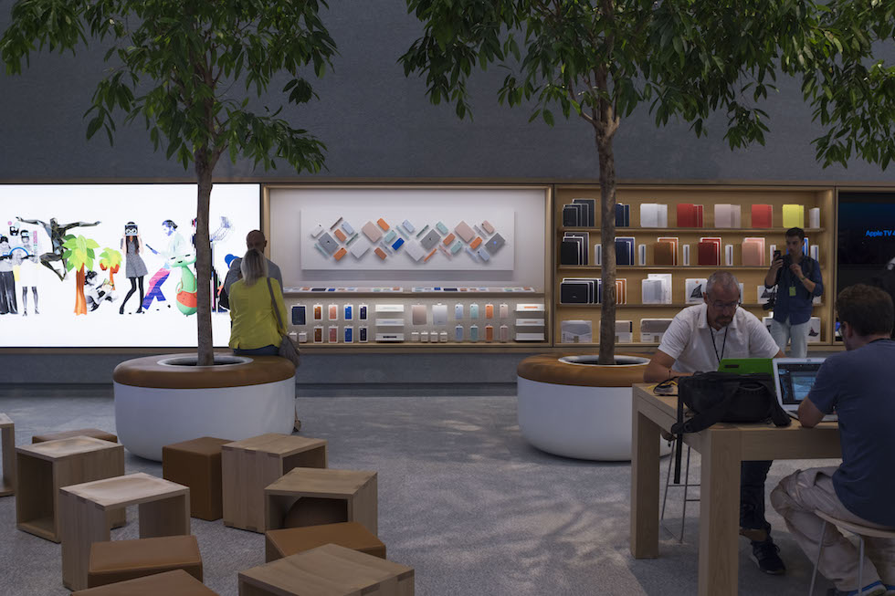 Le foto del nuovo Apple Store di Milano - Il Post