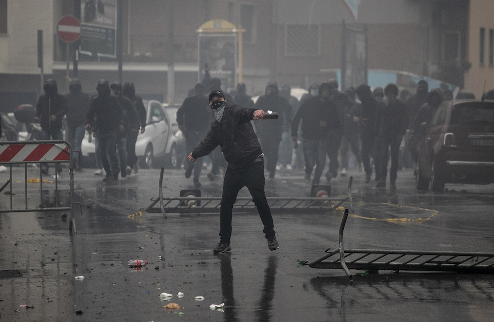Le foto degli scontri a Roma prima della finale di Coppa Italia - Il Post
