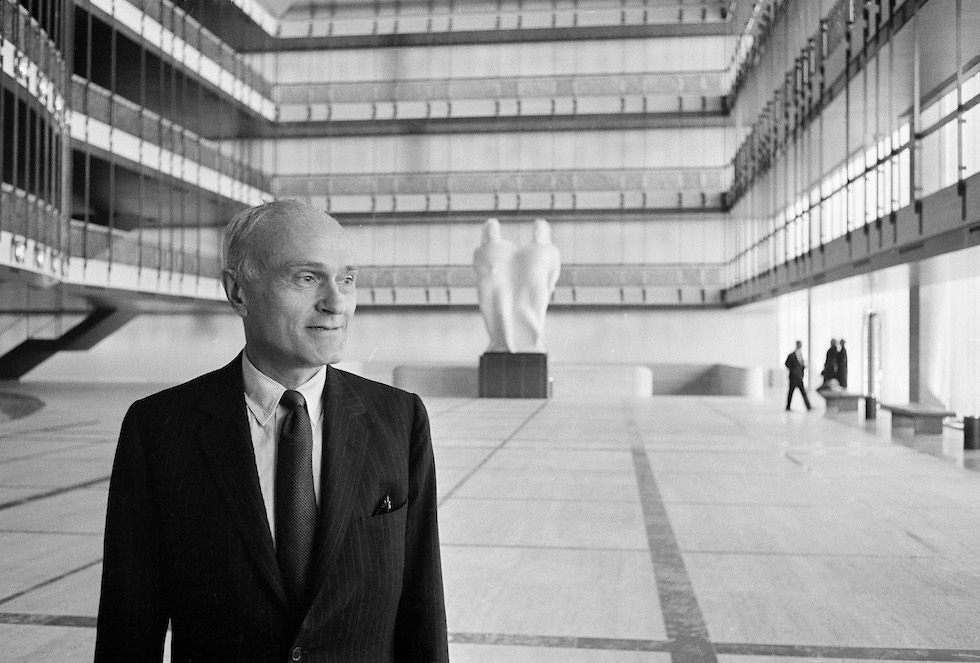 La controversa storia di Philip Johnson con il nazismo - Il Post