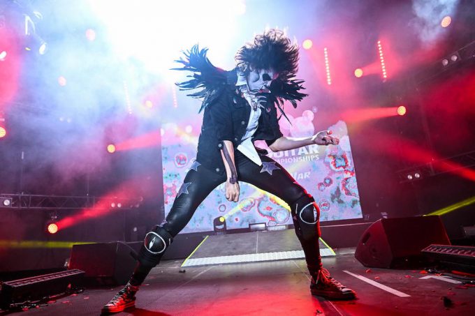 Breve storia dell'air guitar - Il Post