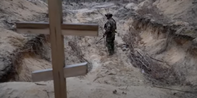 A Izyum è stata trovata una fossa comune con circa 440 cadaveri - Il Post