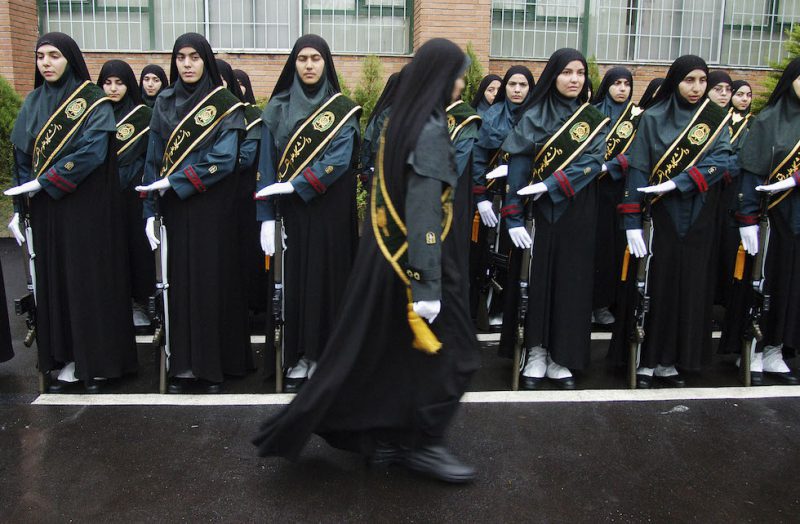 Breve storia del velo islamico in Iran - Il Post