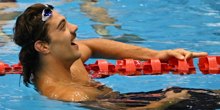 Thomas Ceccon ha vinto la medaglia d'oro nei 50 farfalla ai Mondiali di nuoto - Il Post
