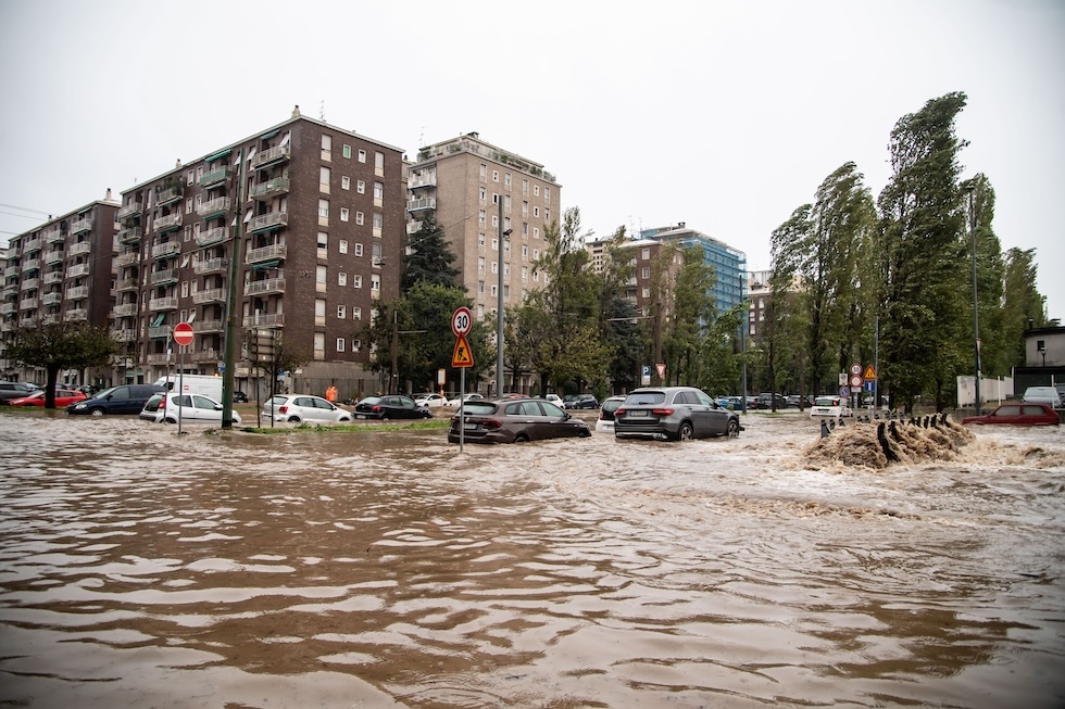 Le foto e i video di Milano allagata per l’esondazione del fiume Seveso ...