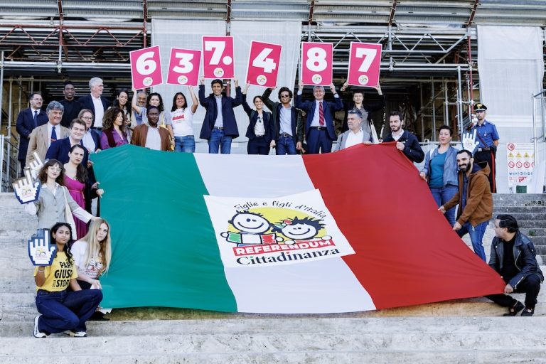 Quanto è davvero difficile ottenere la cittadinanza italiana - Il Post