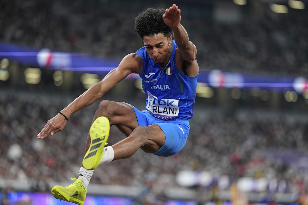 Mattia Furlani ha vinto l’oro nel salto in lungo ai Mondiali di atletica